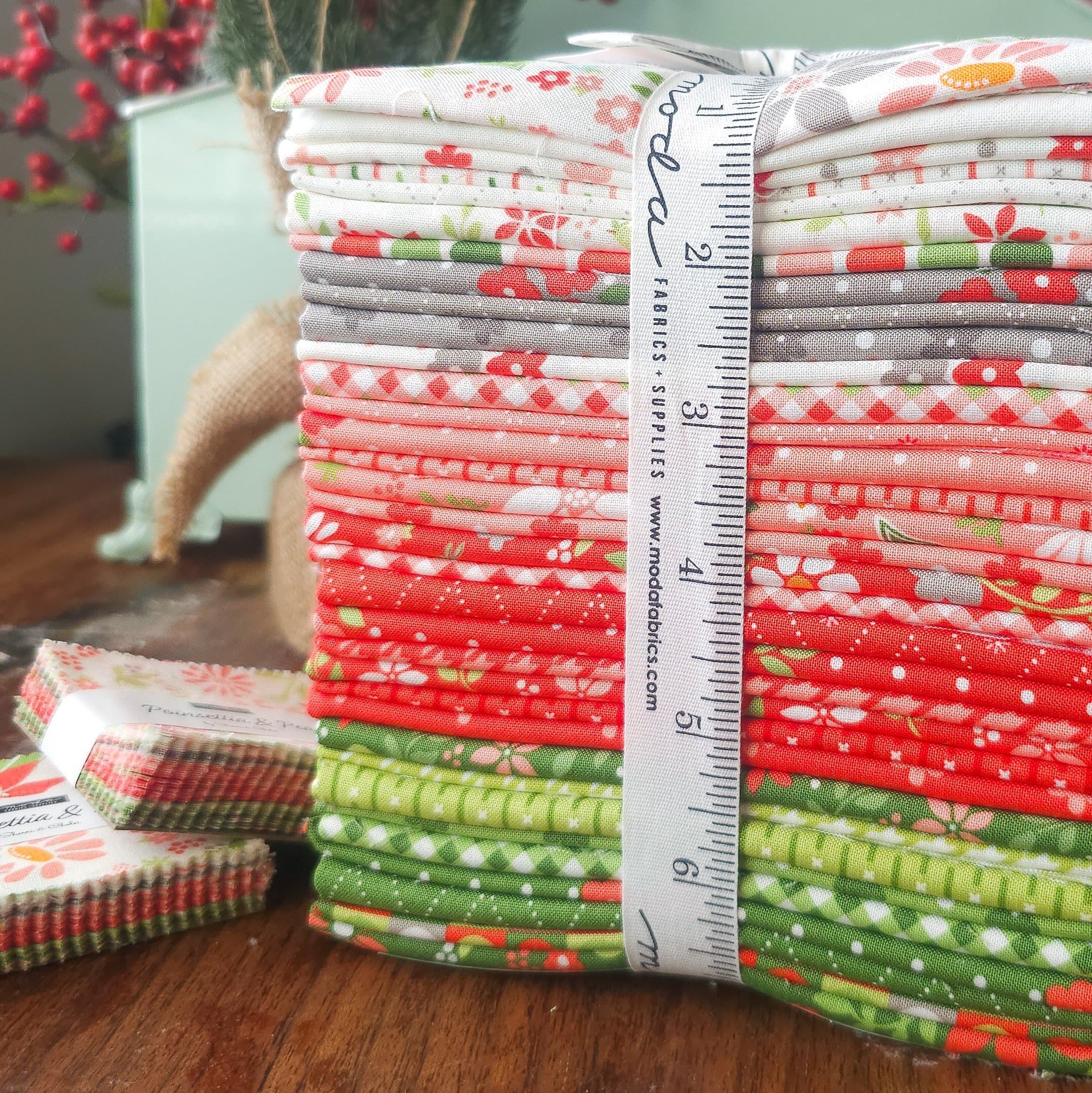 Poinsettia & Pear by Sherri & Chelsi – Modern Quilt Co.
